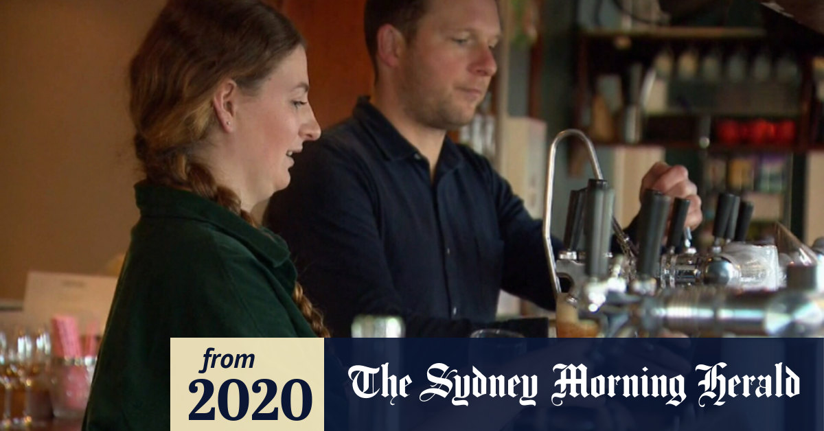 Video: Coronavirus: Melbourne pubs call last drinks